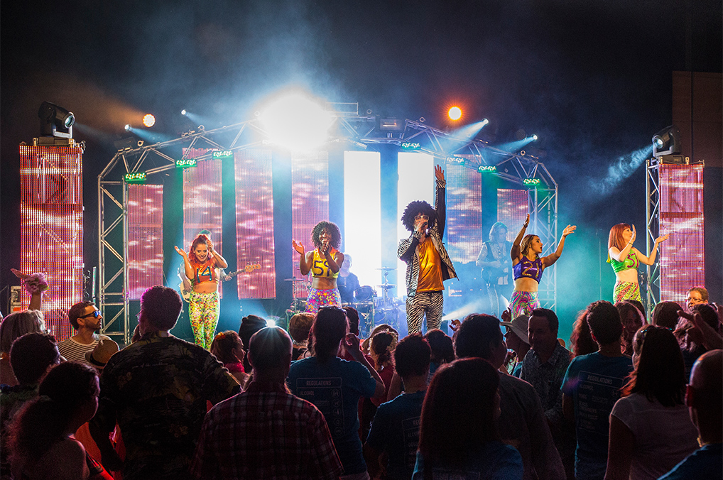 Famous | Groupe de musique| Revue Musicale| Groupe de Cover| Showband